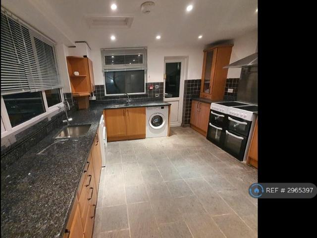 1 bedroom house share to rent