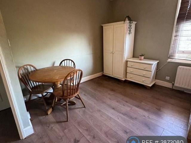 1 bedroom house share to rent