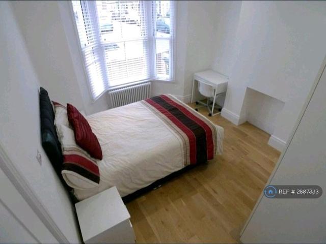 1 bedroom house share to rent