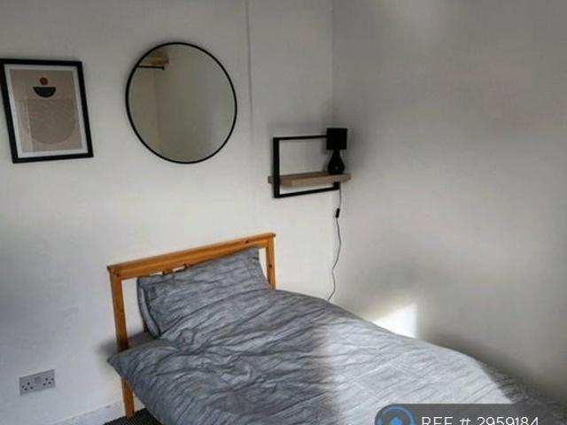 1 bedroom house share to rent