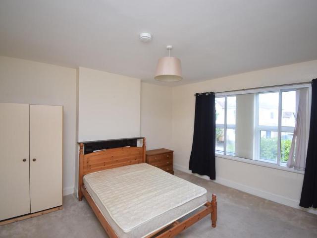 1 bedroom house share to rent