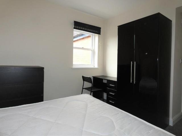 1 bedroom house share to rent