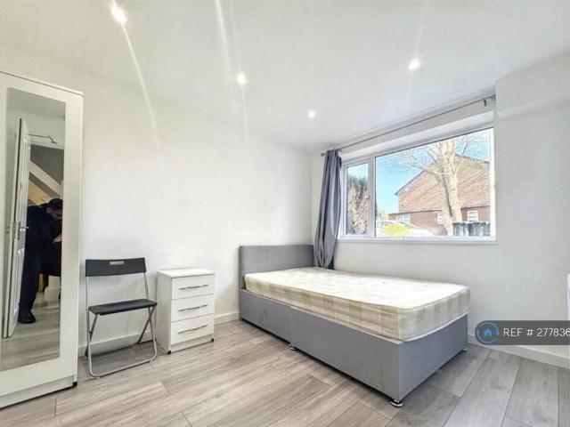 1 bedroom house share to rent