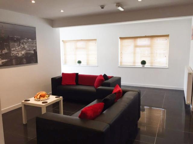 1 bedroom house share to rent