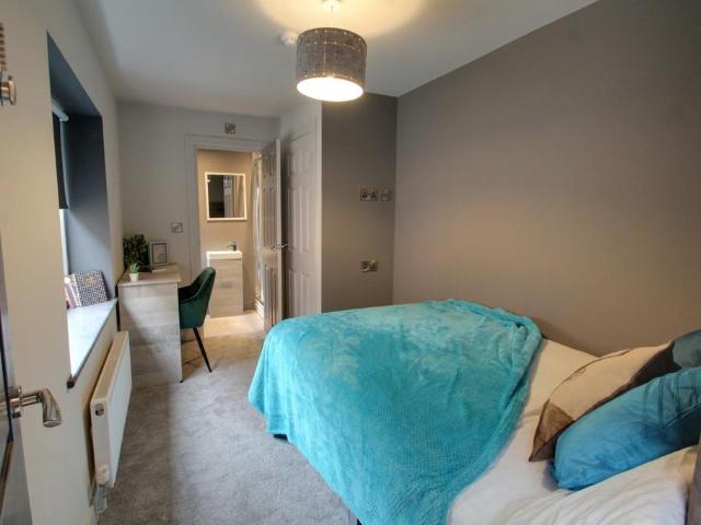 1 bedroom house share to rent