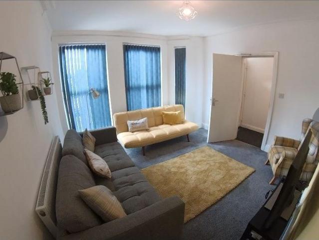 1 bedroom house share to rent