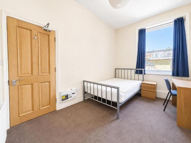 1 bedroom house share to rent