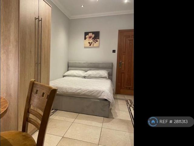1 bedroom house share to rent