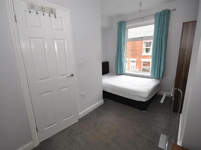 1 bedroom house share to rent