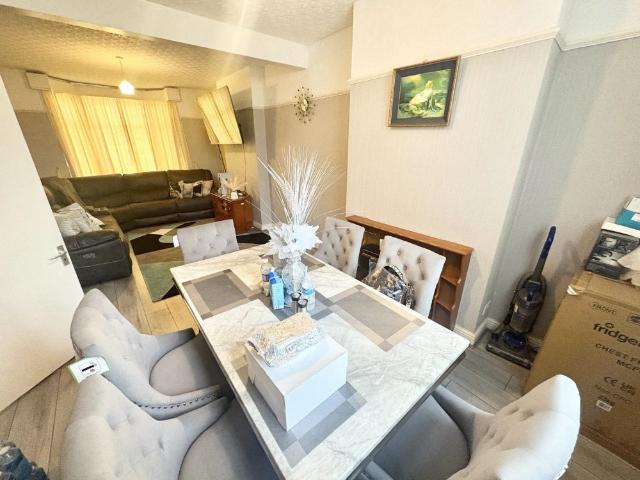 1 bedroom house share to rent