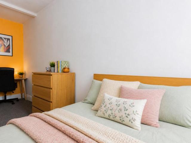 1 bedroom house share to rent