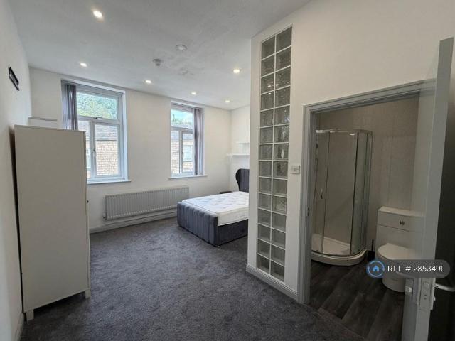 1 bedroom house share to rent