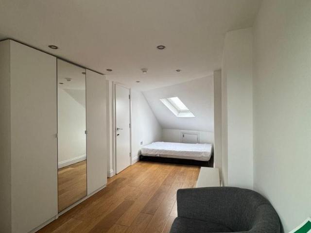 1 bedroom house share to rent