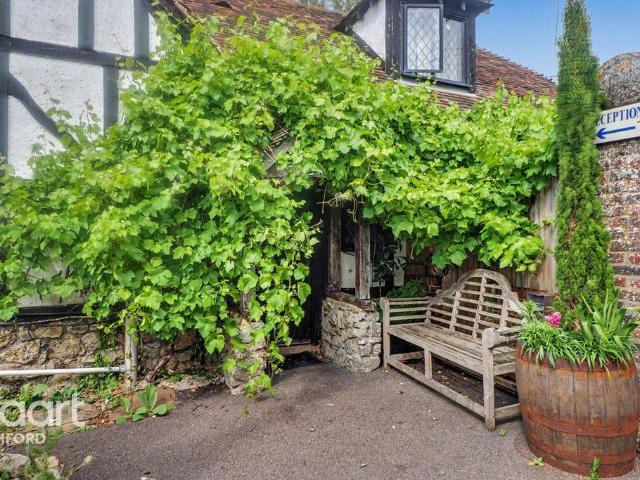 1 bedroom house share to rent