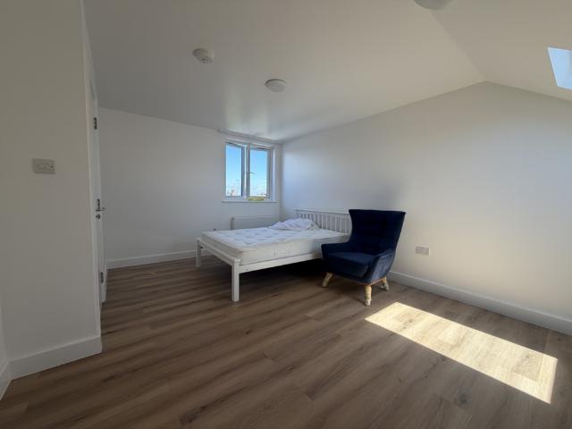 1 bedroom house share to rent