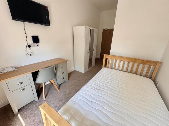 1 bedroom house share to rent