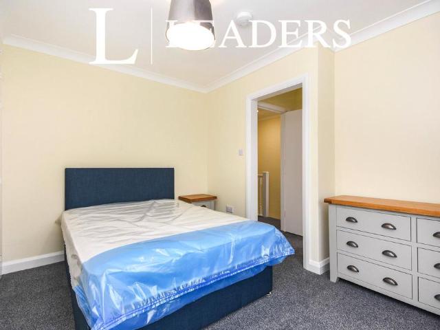 1 bedroom house share to rent