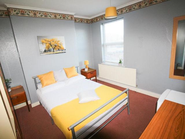 1 bedroom house share to rent