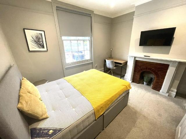 1 bedroom house share to rent