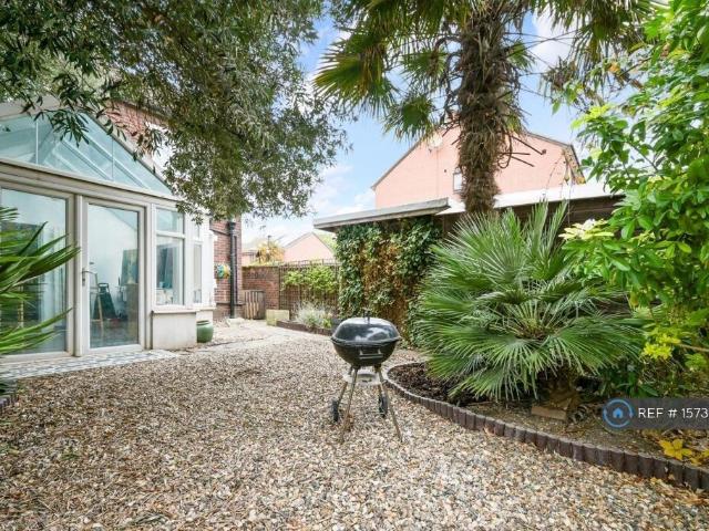 1 bedroom house share to rent