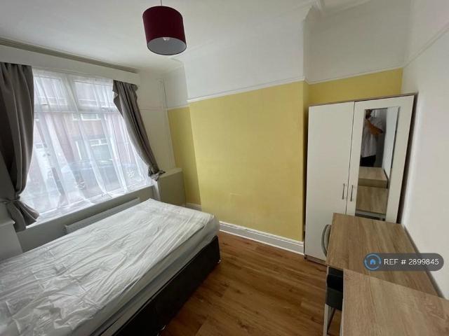 1 bedroom house share to rent