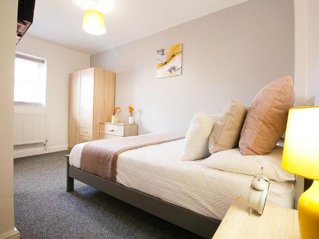 1 bedroom house share to rent