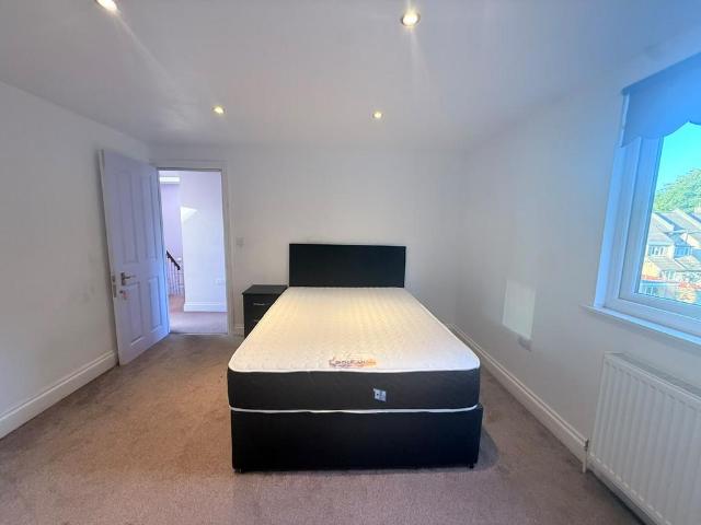 1 bedroom house share to rent