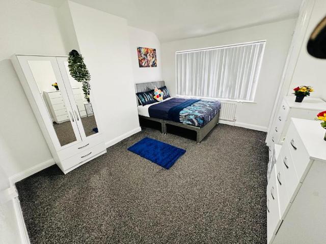 1 bedroom house share to rent