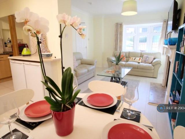1 bedroom house share to rent