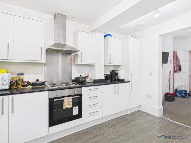 1 bedroom house share to rent