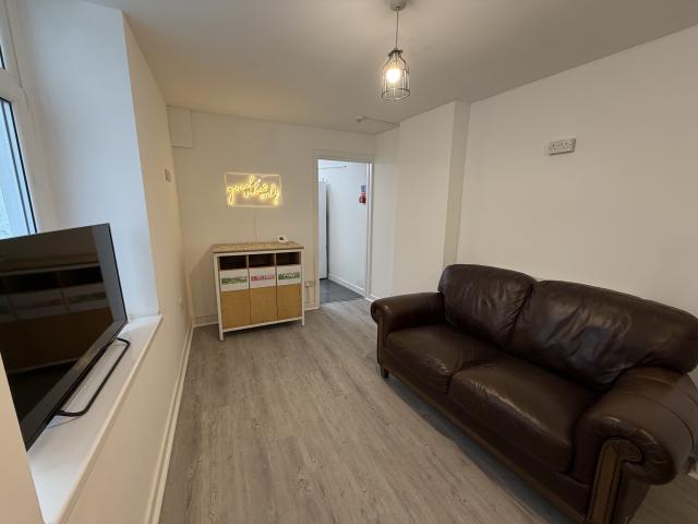 1 bedroom house share to rent