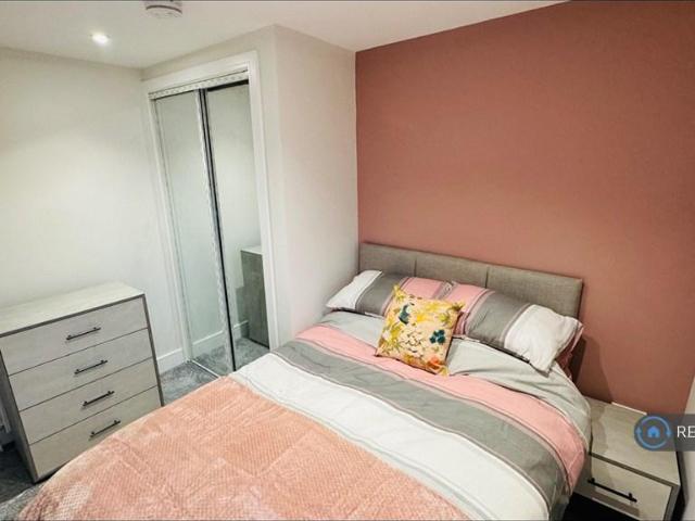 1 bedroom house share to rent