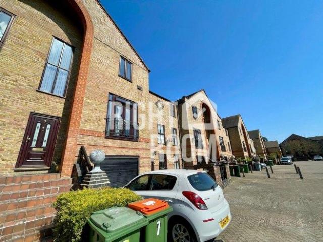 1 bedroom house share to rent