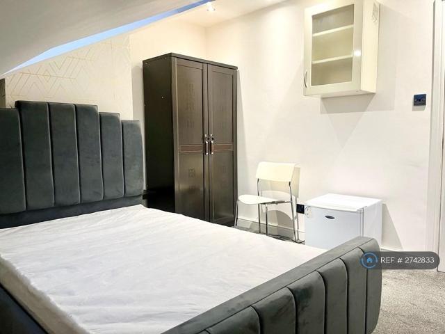 1 bedroom house share to rent