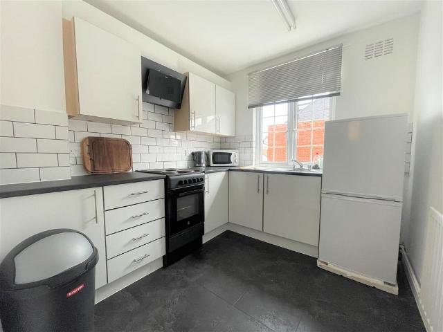 1 bedroom house share to rent