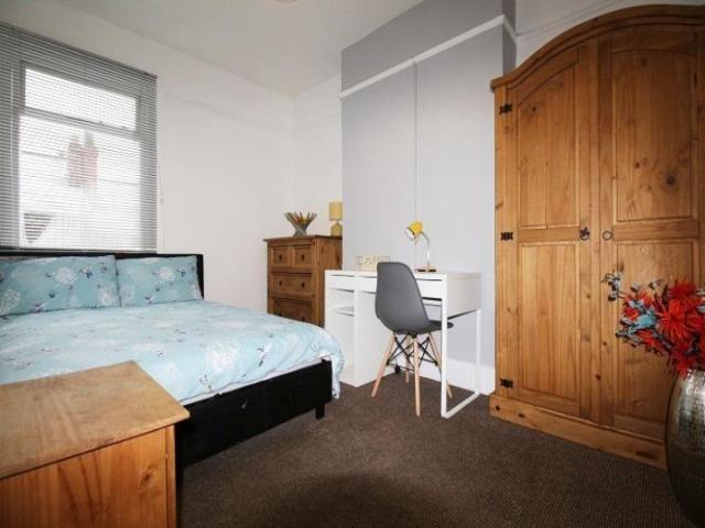 1 bedroom house share to rent