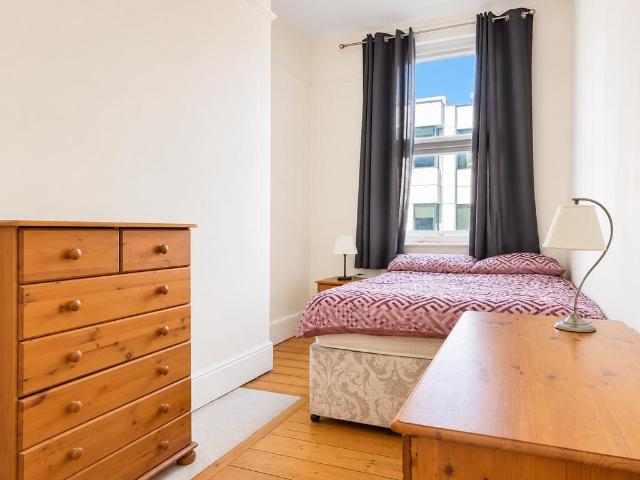 1 bedroom house share to rent