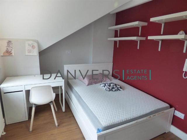 1 bedroom house share to rent