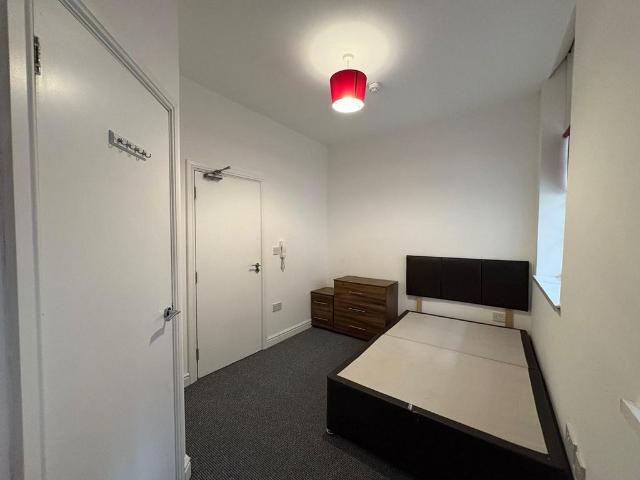 1 bedroom house share to rent