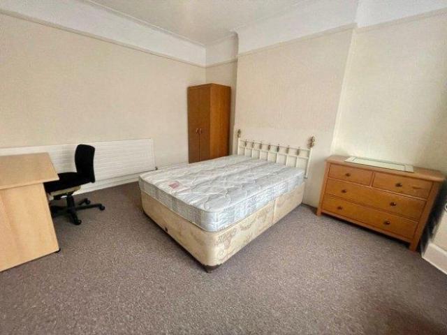 1 bedroom house share to rent