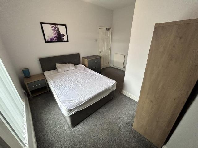 1 bedroom house share to rent