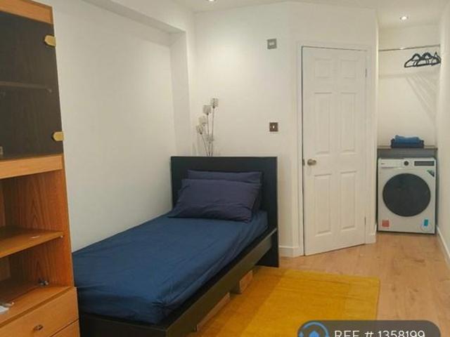 1 bedroom house share to rent