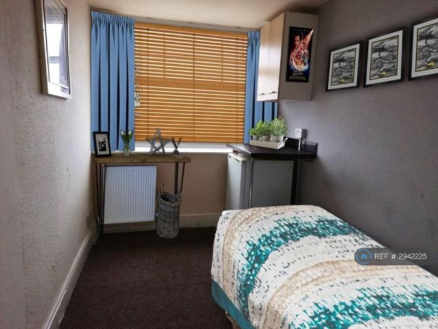 1 bedroom house share to rent