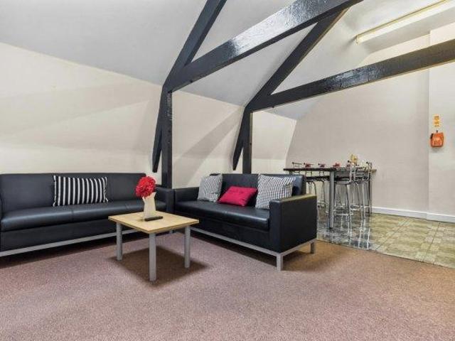 1 bedroom house share to rent