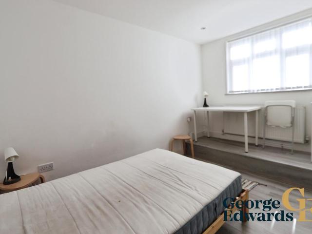 1 bedroom house share to rent