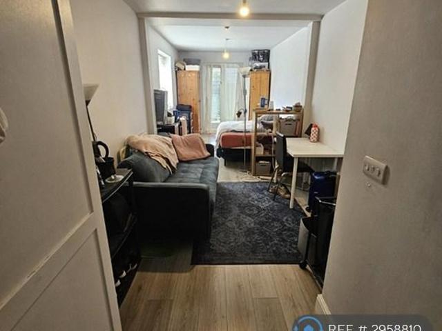 1 bedroom house share to rent