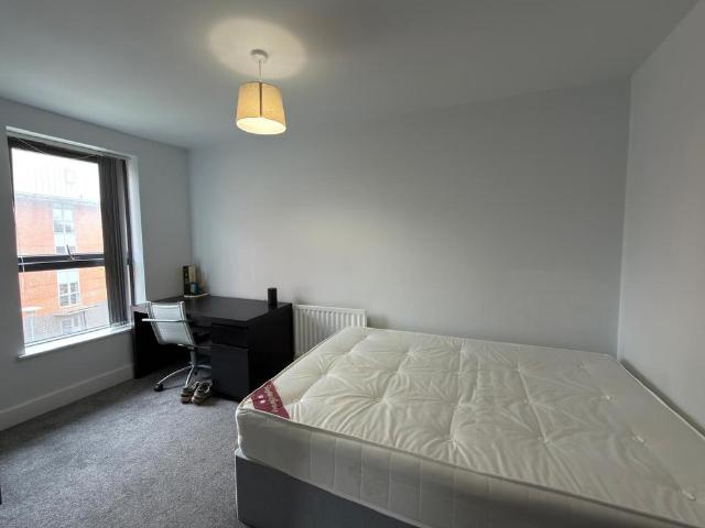 1 bedroom house share to rent