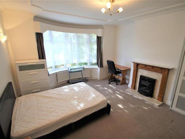 1 bedroom house share to rent