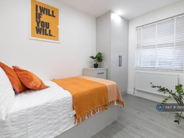 1 bedroom house share to rent