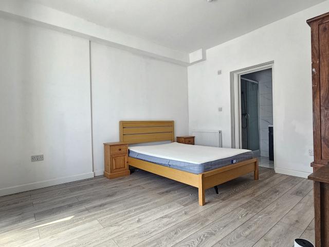 1 bedroom house share to rent